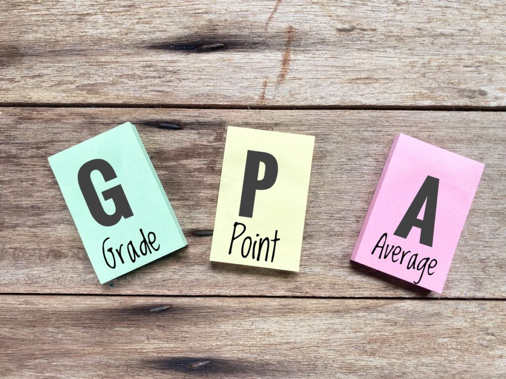 What Grades & GPA Do Colleges Look At? Full Guide